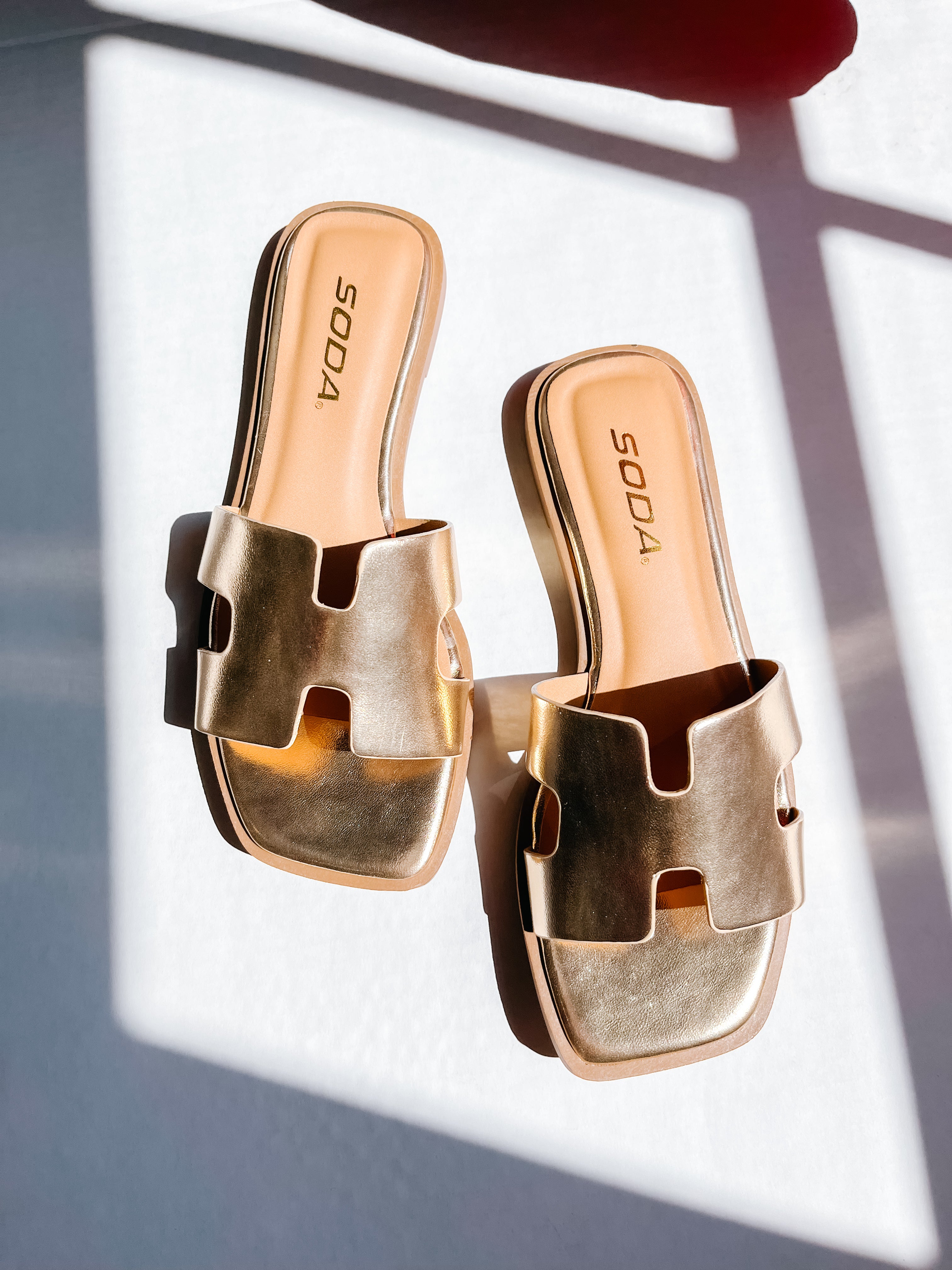 Gold Sandals – Louise Lane Boutique